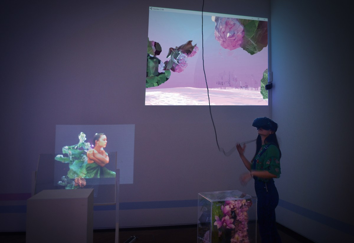 Gallery Girl meets Sian Fan